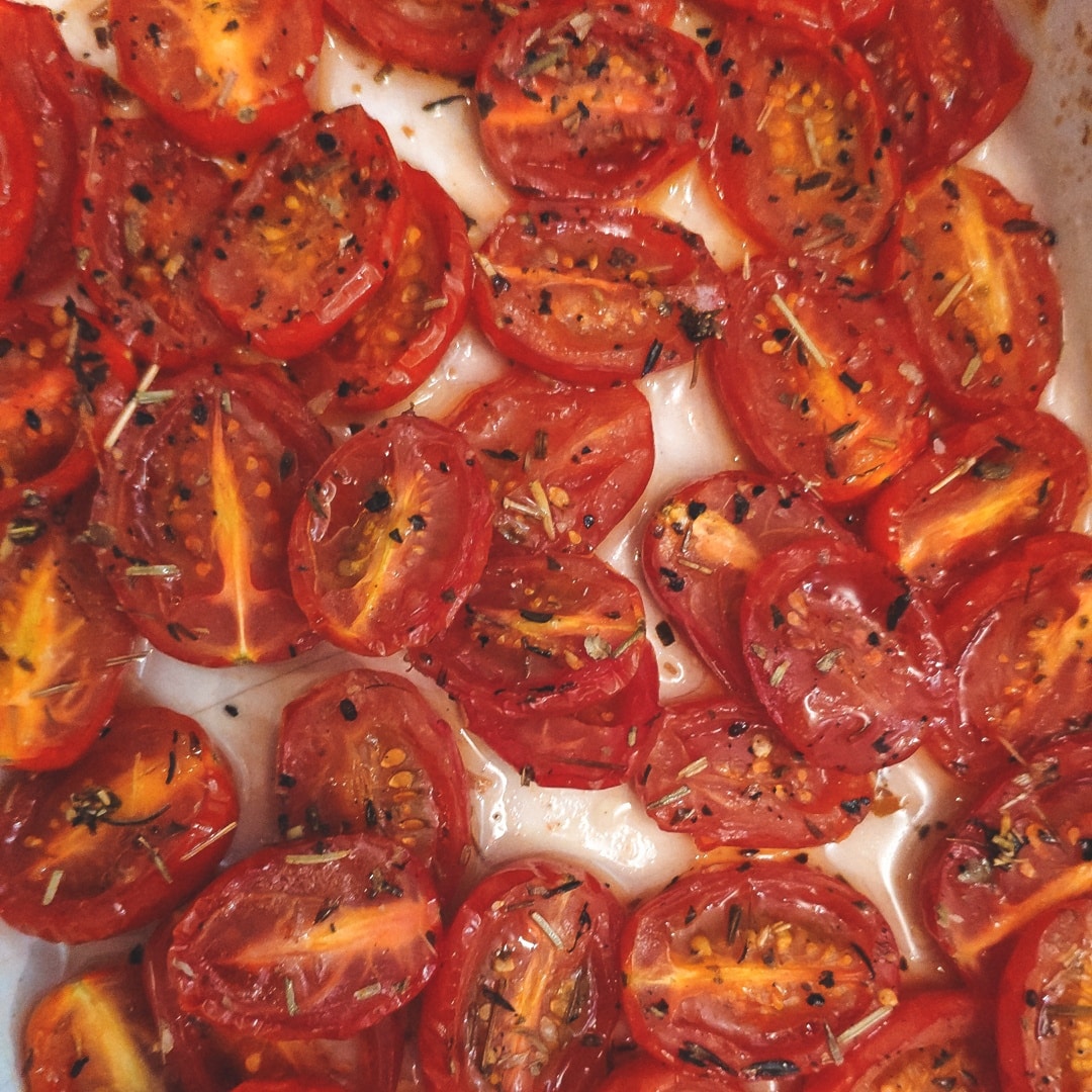 Tomates cerises rôties aux herbes de Provence - Grignotine